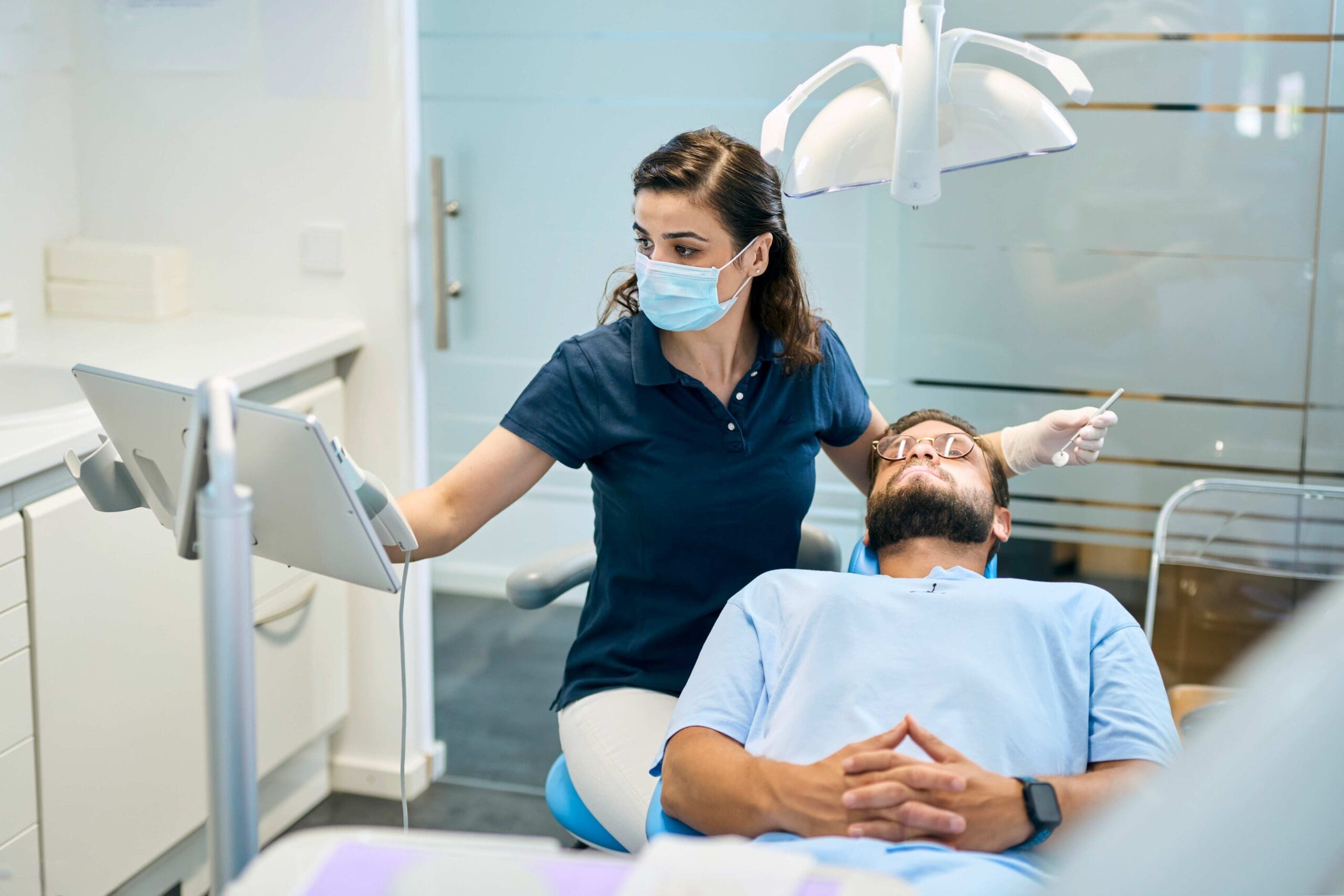 Minipins (mini screws or orthodontic mini implants) - Isarsmile